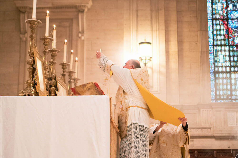 Do other churches believe in the Real Presence? | The Catholic Company®