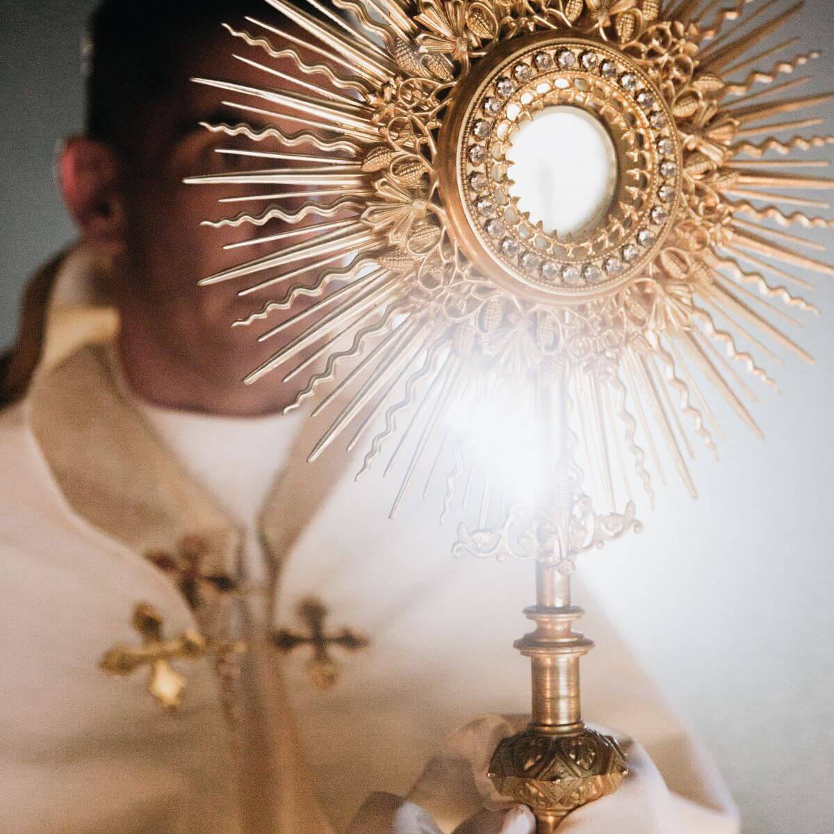 What is a humeral veil? | The Catholic Company®